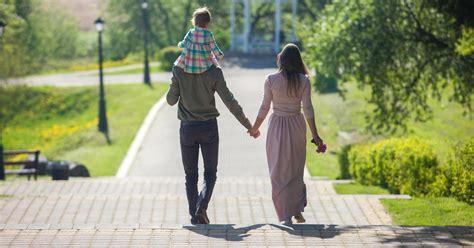 Половина месяца выходных Как отдыхаем в мае 2024 Starhit СтарХит