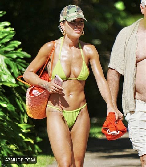 Rita Ora Sexy Spotted Showing Off Her Amazing Bikini Body At Gold Coast