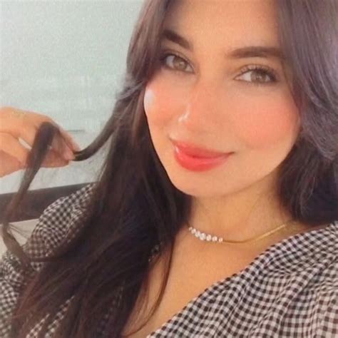 𝐎𝐮𝐦𝐚𝐢𝐦𝐚 Oumaima Benslama • Threads Say More