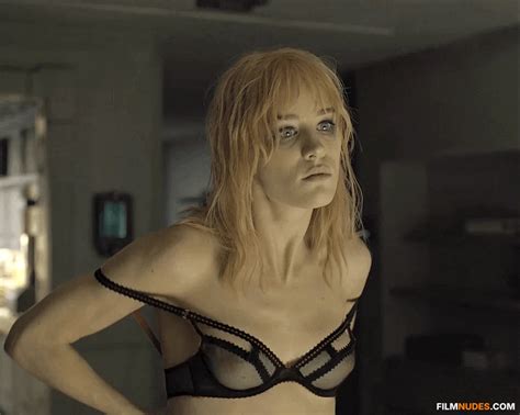 Mackenzie Davis Blade Runner Film Nudes