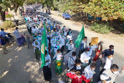 ယင်းမာပင်မြို့တွင် အာဏာသိမ်းစစ်အစိုးရ အလိုမရှိကြောင်း အင်အား ၁ သိန်းက