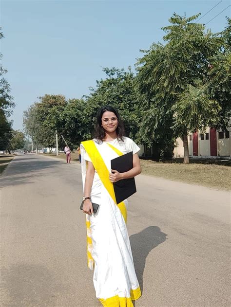 Varsha Kumari On Linkedin Graduationday Newbeginnings