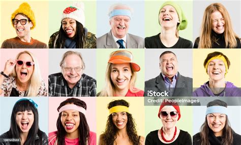 스튜디오에 서서 모자를 쓰고 포즈를 취하는 다양한 사람들의 콜라주 샷 노인에 대한 스톡 사진 및 기타 이미지 노인 다중 이미지 모자이크 Istock