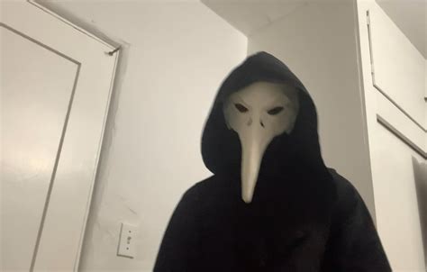 My SCP-049 cosplay, updated the mask, added a speaker to it, just need ...