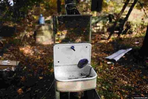 Cмерть зброя та радянська пропаганда покинуті позиції військових РФ фотогалерея