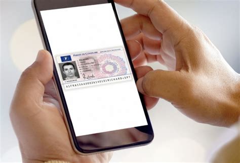 ЕУ ЌЕ ВОВЕДЕ ДИГИТАЛНА ВОЗАЧКА ДОЗВОЛА ДО 2030 ГОДИНА Гласот на Европа