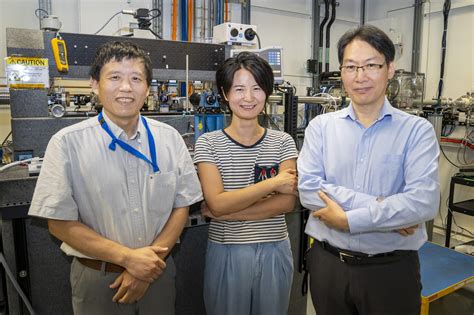 Bnls Xiao Yang Liu Use Two Beamlines To Look Closely At Cellular Structure Biochemistry