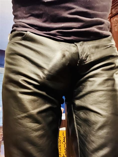 Shiny Bulge Rmaleshinyporn