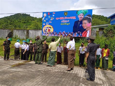 လူမှုဘဝပြည့်စုံဖို့ နိုင်ငံသားကတ်ကိုင်ကြစို့ ဗီနိုင်းမြေစိုက်ပိုစတာဘီးလင်း မြို့နယ်၌စိုက်ထူ