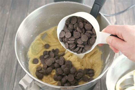How To Make Chocolate Chip Cookies Genius Kitchen