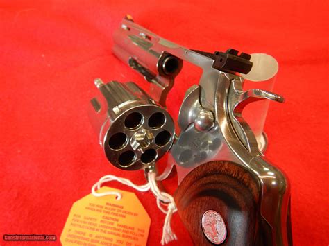 COLT PYTHON NIB BRIGHT STAINLESS STEEL SHOT MAGNUM