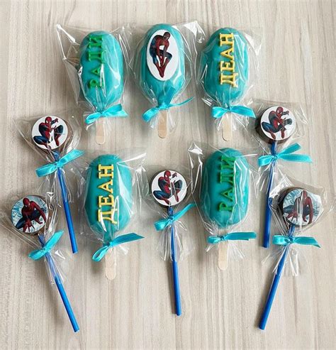 Шоколадови кексчета на клечка с име на дете