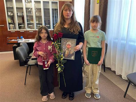 Рідним загиблого на Донеччині прикордонника із Закарпаття вручили державну нагороду