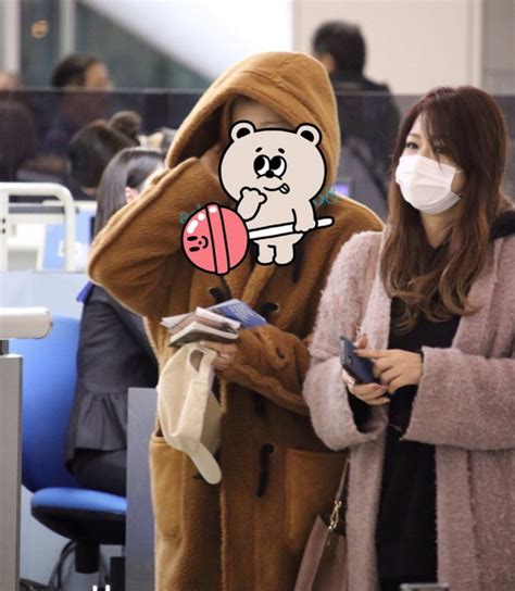 A Photo Of Twice Sana S Mother Goes Viral Because She Looks Like Sana S Sister Koreaboo