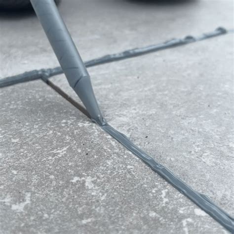 How To Grout Tiles How To Put Grout On Tile How To Apply Tile Grout