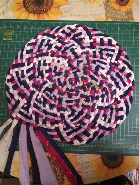 Плетение коврика Самодельный коврик Плетеные тряпичных ковриков Тряпичные коврики