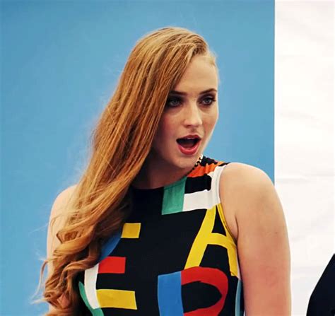 Aki S 20 S Sophie Turner