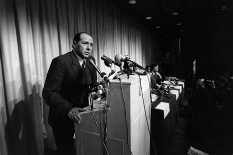 Silvio Berlusconi Polémico Protagonista De La Política Italiana Política Exterior