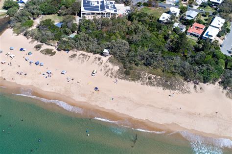 🌴 Dicky Beach Spacious Seaside Oasis On Dicky Beach — Welcome Ready