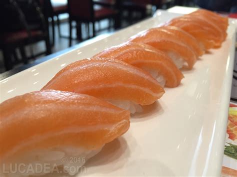 Nigiri Sushi Di Salmone Foto