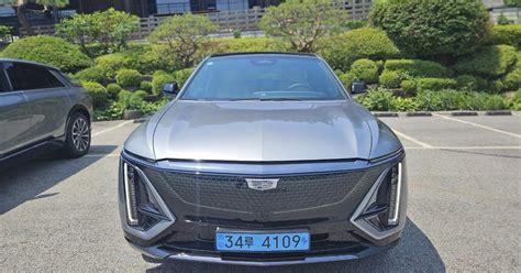 [시승기] 디자인으로 압도한다…캐딜락 첫 전기차 리릭