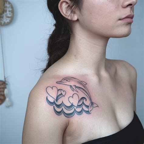 21 Inspiring Dolphin Tattoo Ideas For Women Who Love The Ocean Tattoo