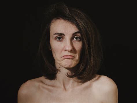 불행한 슬픈 심술 궂은 얼굴 얼굴 사진 여성 외로운 우울증 초상화 표정에 관한 무료 스톡 사진