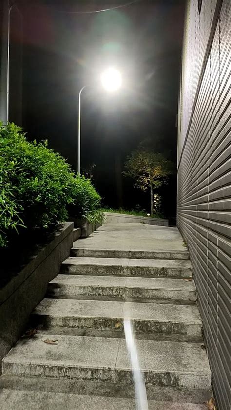 我不知道該如何形容現在複雜的心情 8月請育嬰留停的同事 這個月初才回來探班、慶生 大家玩的亂七八糟很嗨 結果星期六 自己結束了生命 我