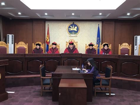 Хуульчийн эрх зүйн байдлын тухай хуулийн заалт Үндсэн хууль зөрчөөгүй