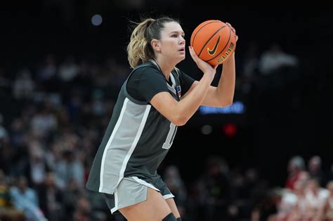 Stanford Bound Hooper Lara Somfai Shares Snaps From Her Graduation Day At Img Academy [photos]