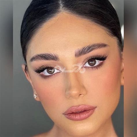 آرایش صورت دخترانه برای عروسی 2022؛ همراه با پرطرفدار ترین مدل های رژ