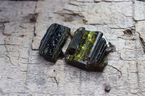 Black 100 Natural Termuli Gemstone At ₹ 100 Piece In Jaipur Id 2854121079497