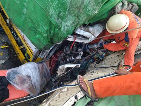 ရပ်ထားသည့် ကားအား ဒိုင်နာကားမှ ဝင်တိုက်မိခဲ့ရာ ယာဉ်မောင်းသေဆုံးမှု ကျောက်ဆည်မြို့တွင် ဖြစ်ပွား