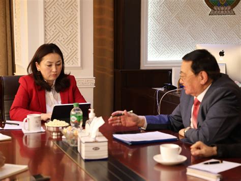 Ахмад настны хөдөлмөр эрхлэлтийг дэмжих чиглэлээр хамтран ажиллана Isee Mn