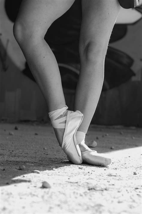 Ballet Dancers On Pointe Black And White