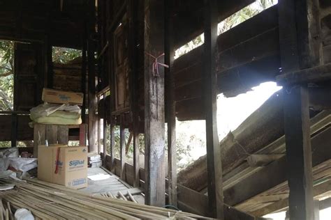 Dvb ရေကြည်မြို့နယ်က ကျောင်းသား ၁၇၀၀ ကျော် ပညာသင်နေသည့် အ ထ ကကျောင်း အက်ကွဲနေ