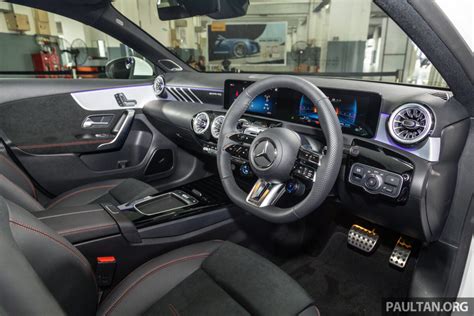 2023 Mercedes Amg A35 4matic Sedan 小改款登场！搭48v轻混动系统，可输出306 Hp400 Nm；预售价