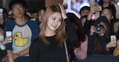 [md포토] 정화 머리카락 넘기며 미모 공개