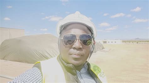 The Linkedin Balancing Act Adding Value Without Oversharing