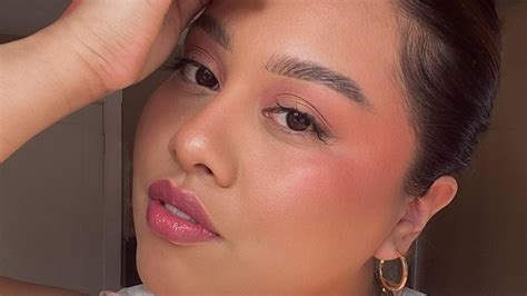 Tiktoks Circle Blush Hack Hits All The Right Spots For A Bold Glow