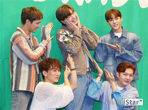 비투비 육성재 생축 오마이포토