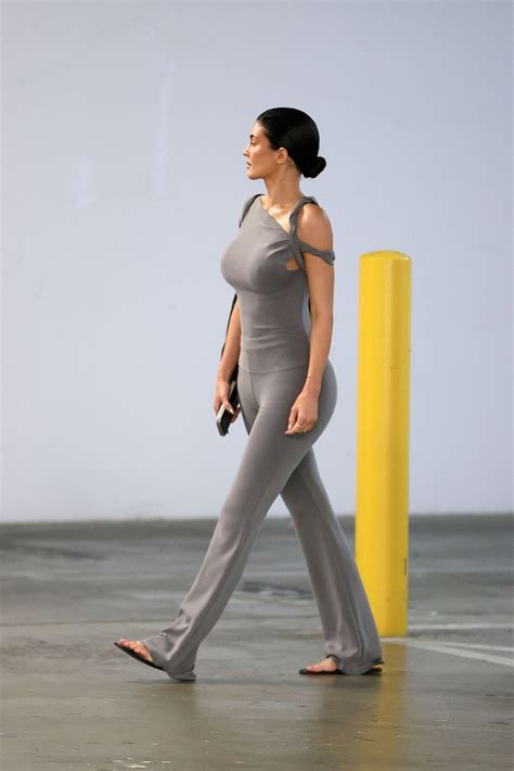 Kylie Jenner Sexy Curves Body Hugging Outfit Hot Celebs Home