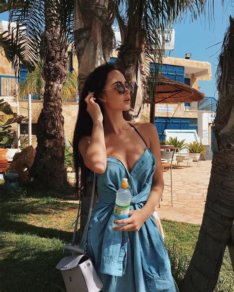 Не устали еще от моих фоток У меня кожа не особо хорошо воспринимает солнечные лучи но так