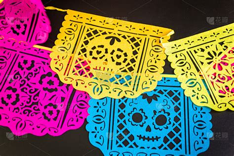 墨西哥传统节日亡灵节的装饰