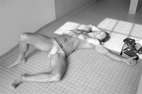 Sleeping Frog Legs Phnix