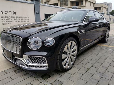 宾利 飞驰 V8 黑外亚麻白 现车销售 恩佐网