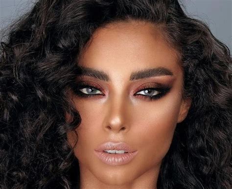 Pin By Afrikah On Make Up Creative Beauty Tips Beauty Hacks Beauty Makeup