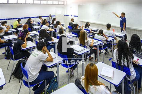 Escola Estadual Estado De Alagoas Instituição De Ensino Médio Em
