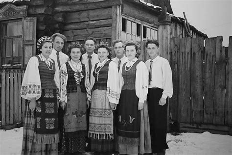 Sibiro Tremties Atšvaitai Fotografijoje Nuo šaknų Atplėštų Lietuvių