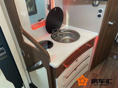 现车实拍｜进口依维柯，c型双拓展大额头，豪华移动大洋房！搜狐汽车搜狐网